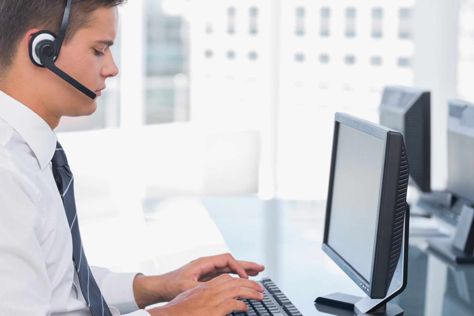 6 Ways Call Center Management Software Helps with Schedule Adherence | TCN